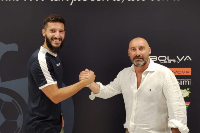 La Cavese ufficializza l'ingaggio del difensore Matteo Fissore: ritrova ...