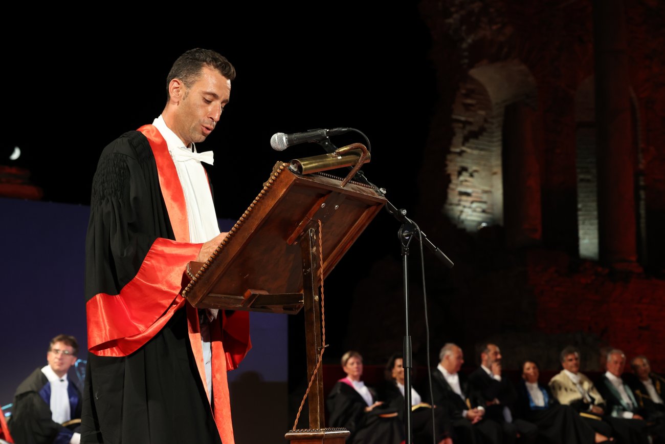 Conferita la Laurea ad honorem a Vincenzo Nibali nella cerimonia di ...