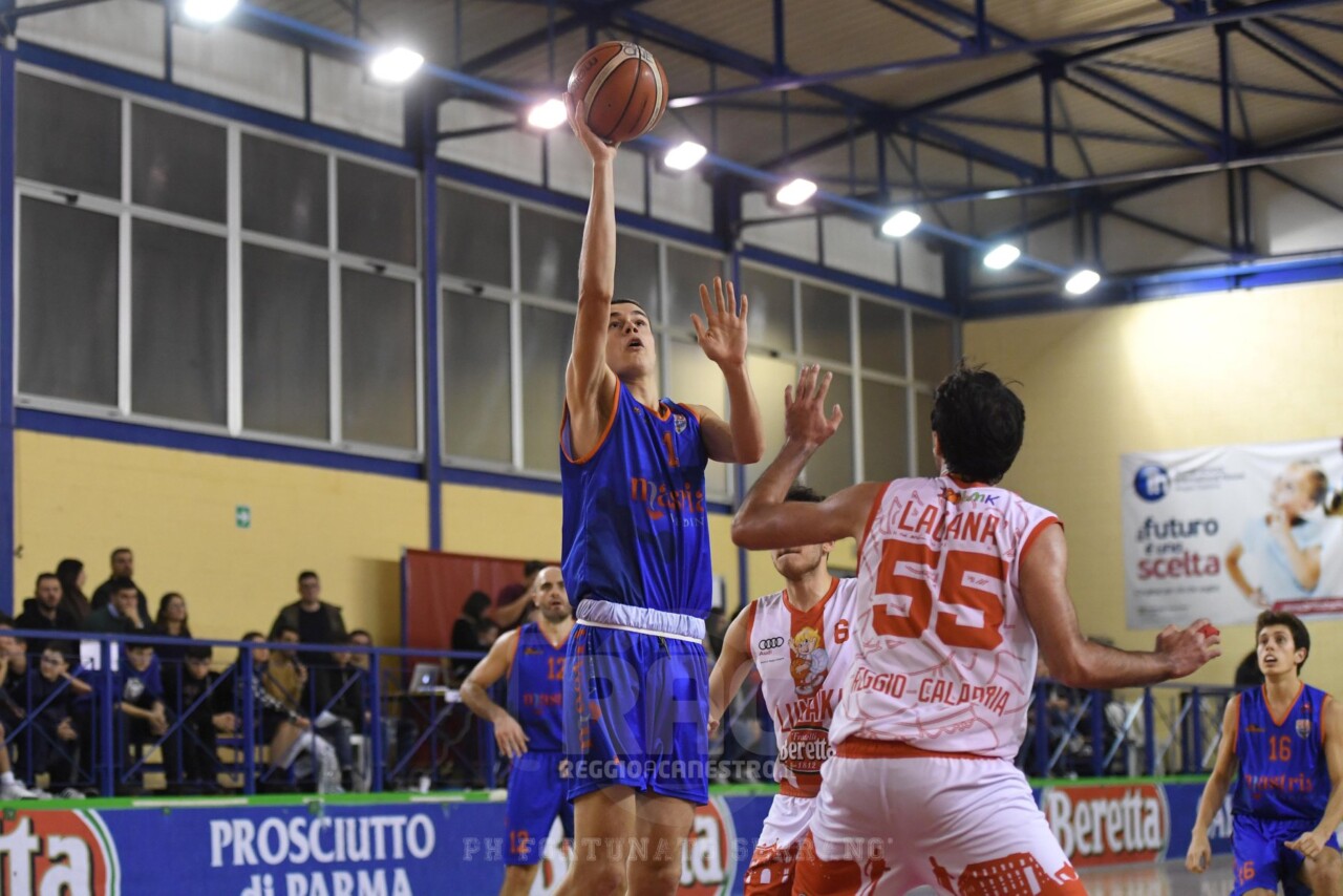 L'Orsa Barcellona firma l'ala grande serba Luka Grbic, ex Latina e ...