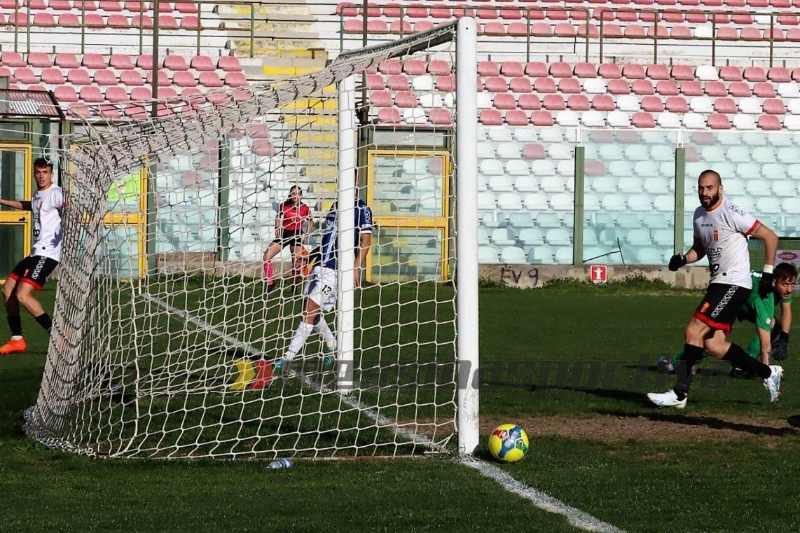 Raciti: "Senza l'errore parleremmo di un Curiale ritrovato. A Latina ...