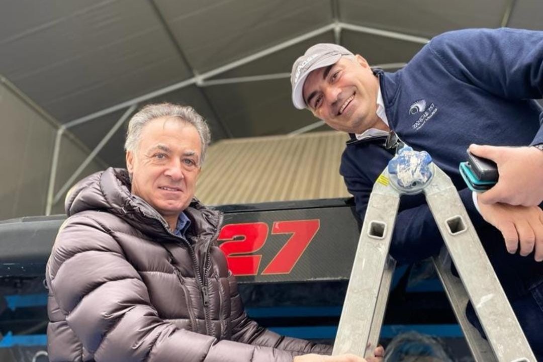 Jean Alesi al cantiere Zancle 757 di Messina per la consegna del suo ...