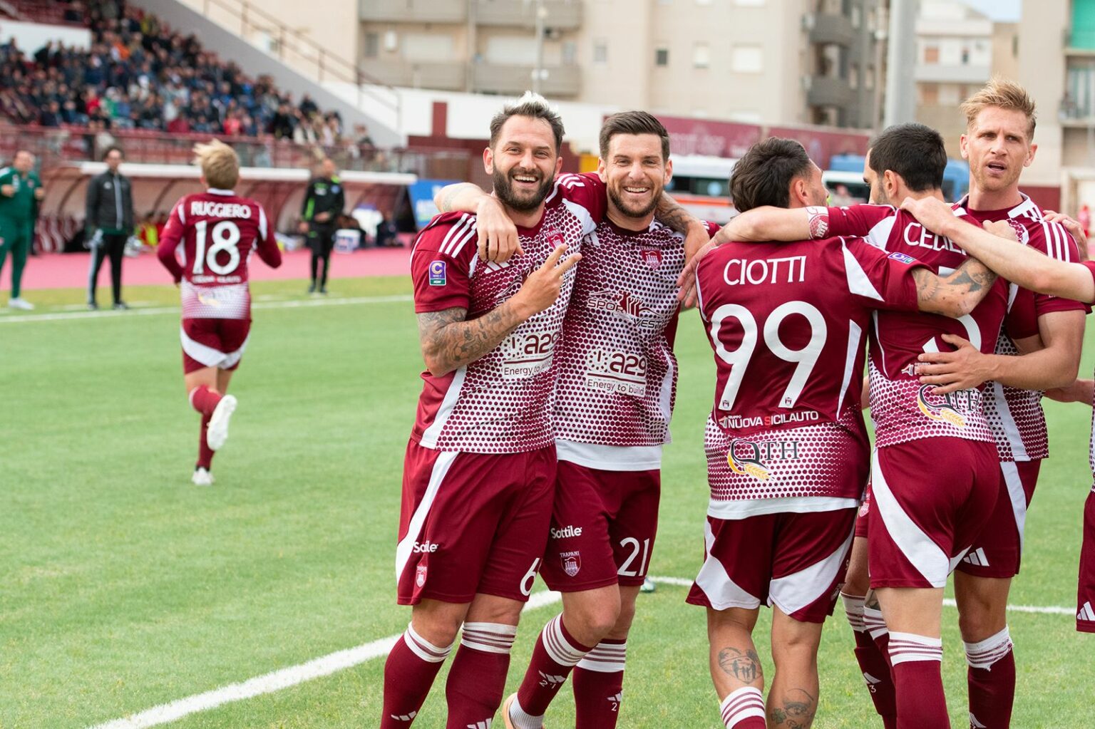 Tfn: 8 punti di penalizzazione al Trapani. 6 mesi di inibizione per ...
