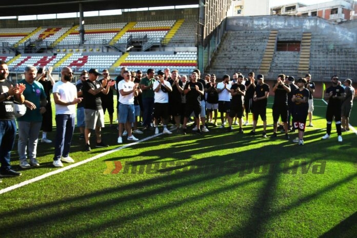 25 anni senza Tonino Currò. Il tifo giallorosso lo ha ricordato al ...